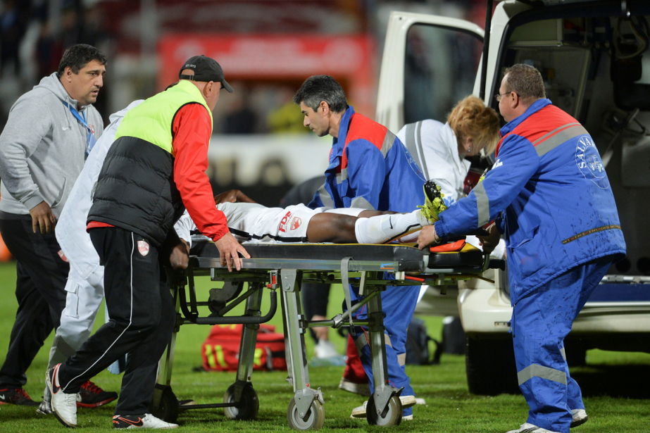Le Footballeur Décédé En Plein Match Souffrait De Problèmes Cardiaques